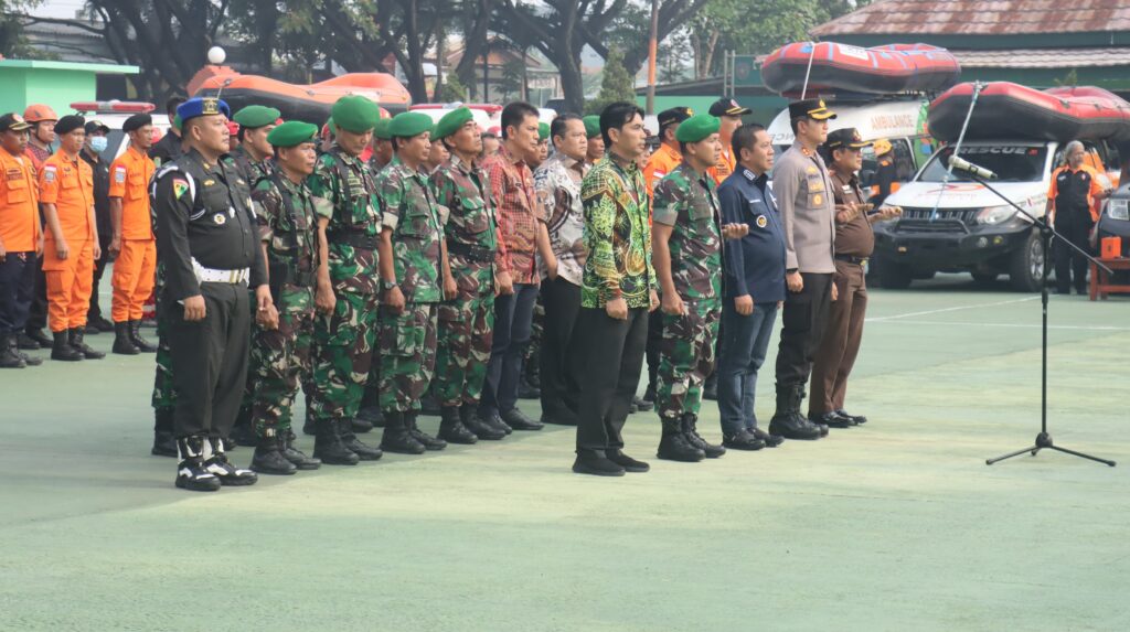 Kapolres Karawang Ikuti Apel Gelar Kesiapsiagaan Penanggulangan Bencana Alam Tahun 2023 - Pelita ...
